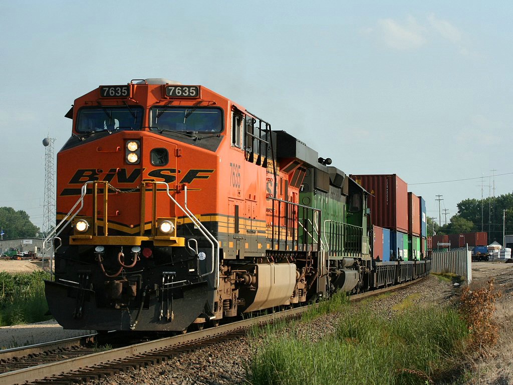 BNSF 7635